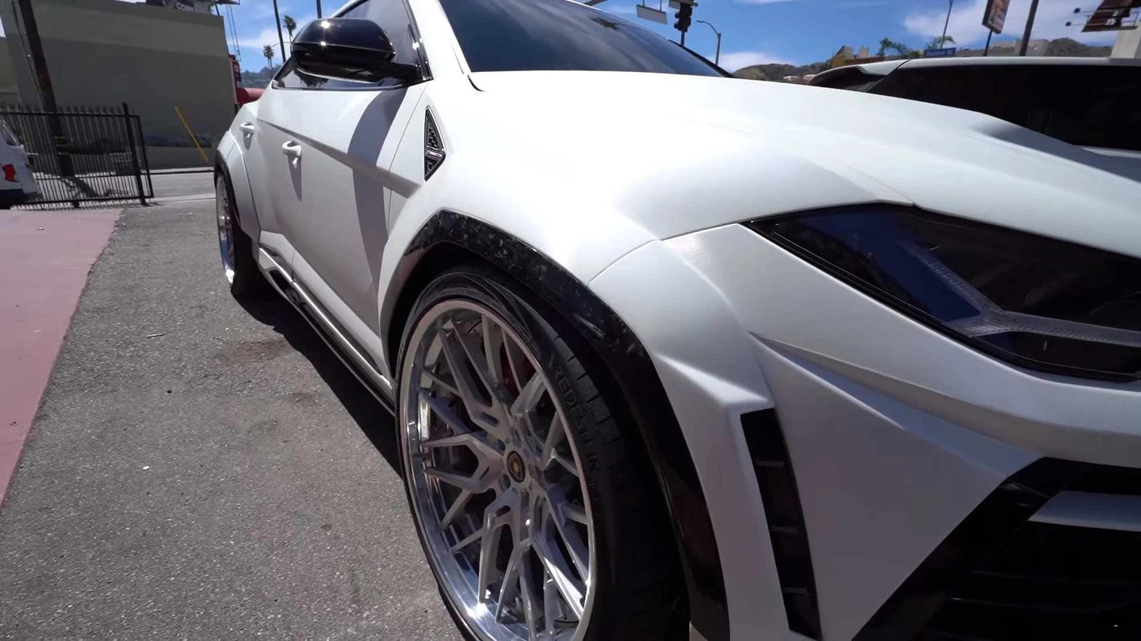 Urus S Widebody Kit Package Fits 2019-2024 | Urus Carbon Fiber – AUTOBUNCH®